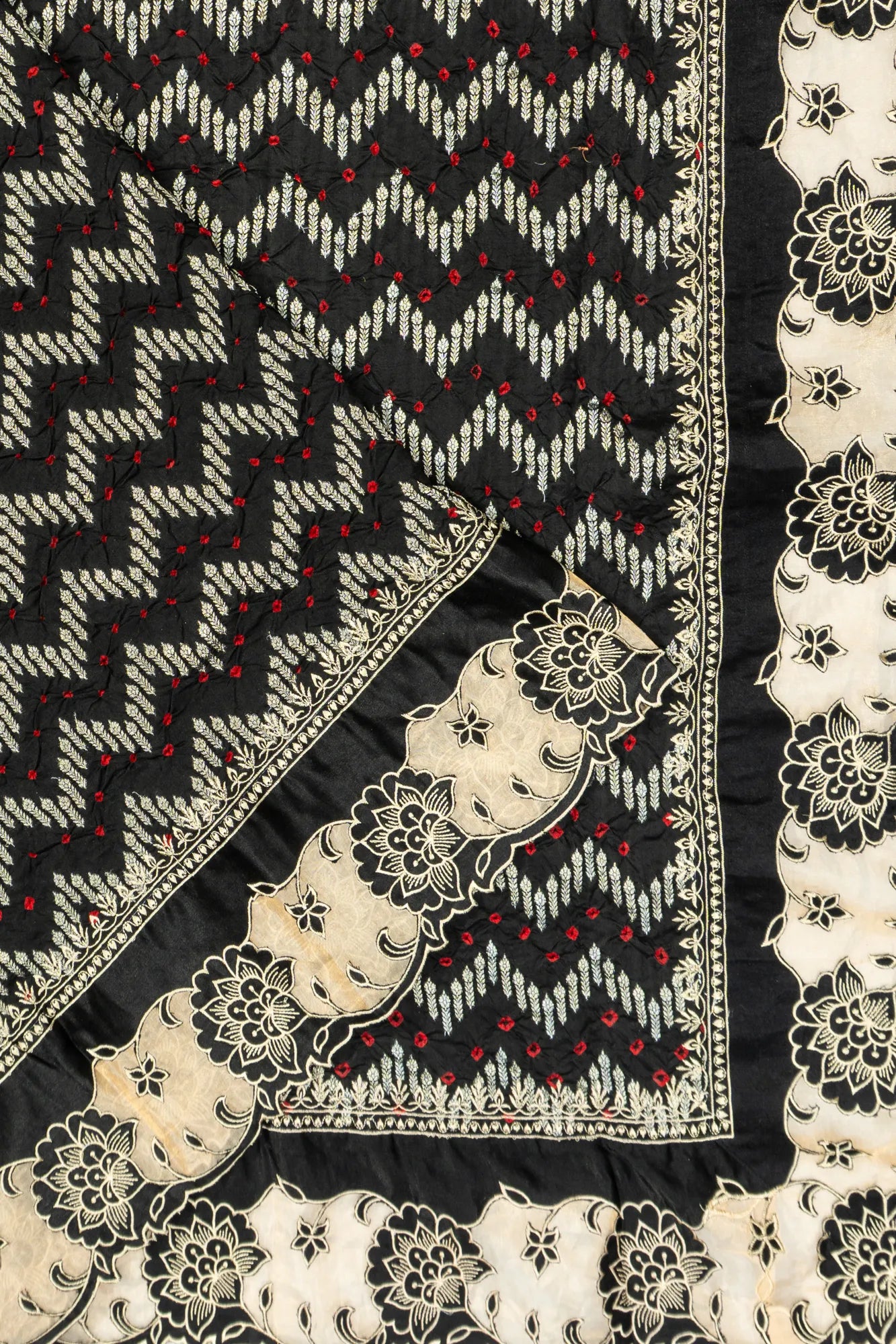 Banarasi Silk Bandhani Zig Zag Lines Black Saree