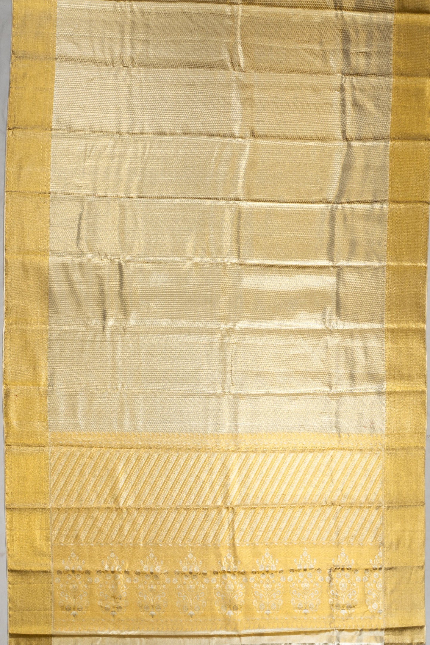 Taranga Kanchi Silk Tissue Zig Zag Lines Gold