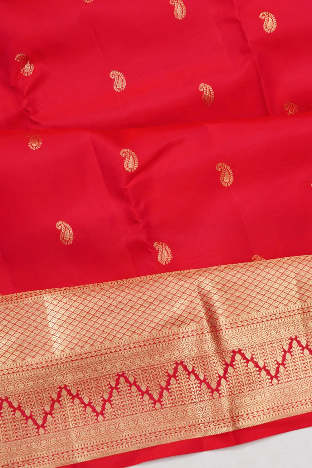 Taranga Kanchi Silk Butta Red Saree | Kankatala
